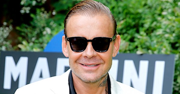 45-letni Dawid Woliński kusi wydepilowaną klatą! Co za ciacho! Tak ...