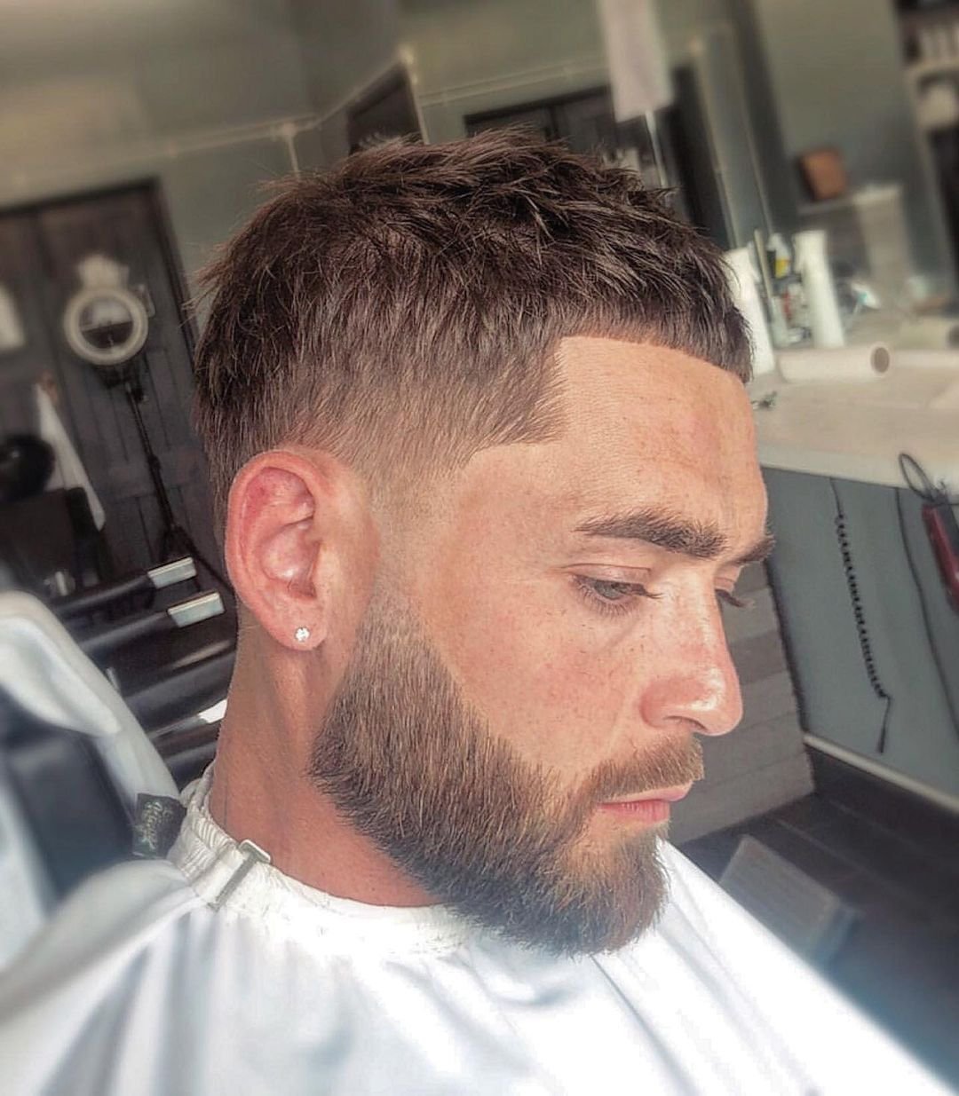Fryzury męskie - najświeższe trendy na sierpień 2022. French crop, side ...