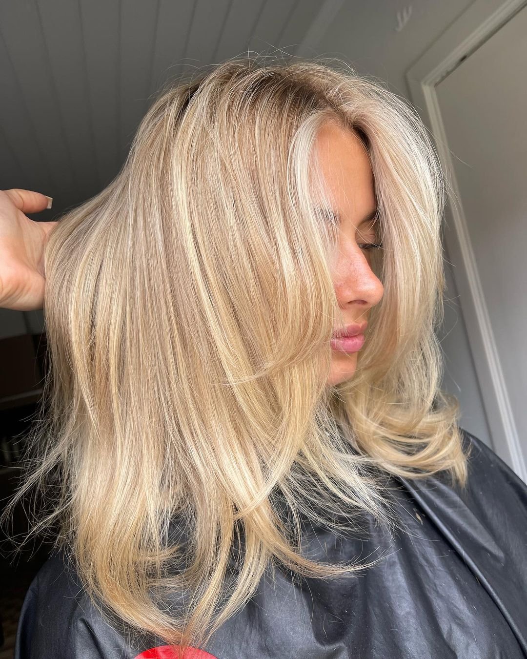 Beżowy blond - dobierz idealny odcień. Zobacz go na trendy fryzurach na ...