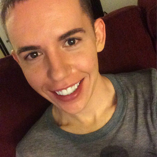 Mężczyzna wydał już 120 000 dolarów, żeby wyglądać jak... Britney ...