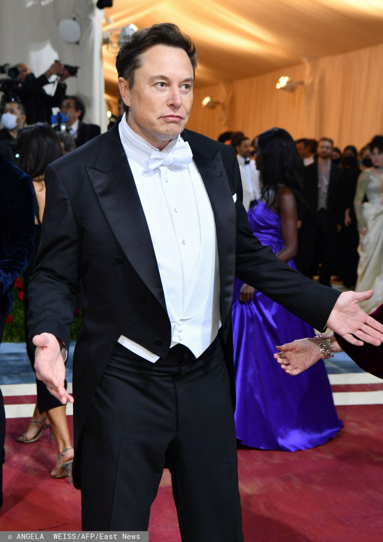 Szalony pomysł Elona Muska – wymyślił perfumy o nietypowym zapachu ...