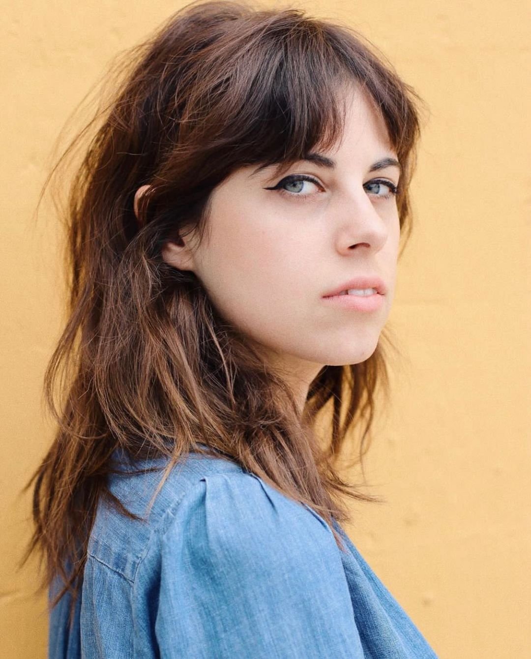 Jak cieniować grzywkę? Poznaj proste i bezpieczne sposoby. Zobacz ...