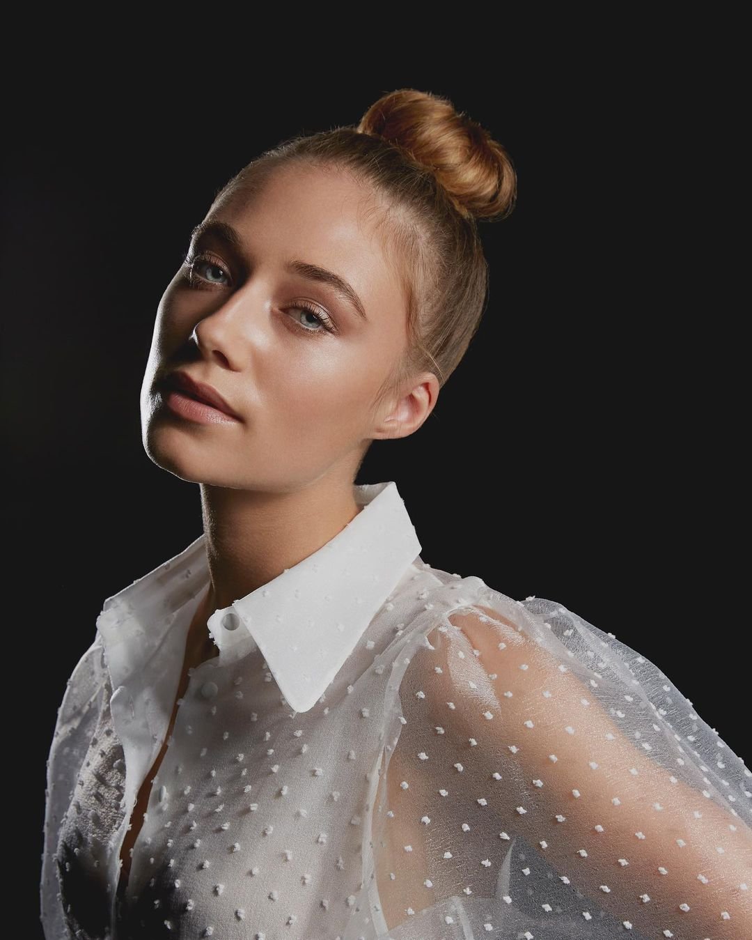 High sleek bun - fryzura Edyty Herbuś z Party Fashion Night to hit ...