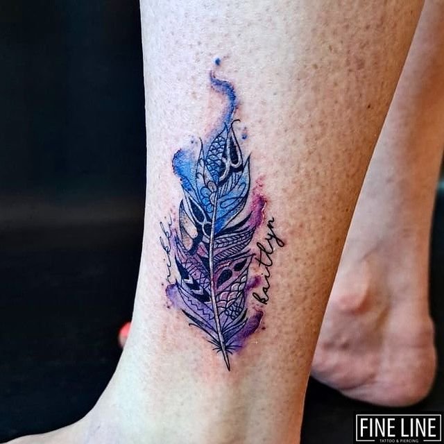 #feathertattoo - tatuaż piórko. Piękny i wyjątkowy motyw. Zobacz 15 ...