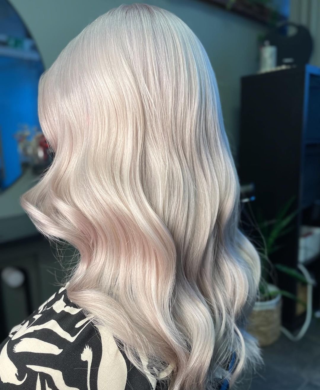 Platynowy blond - 2 skuteczne sposoby dbania o tę super trendy koloryzację