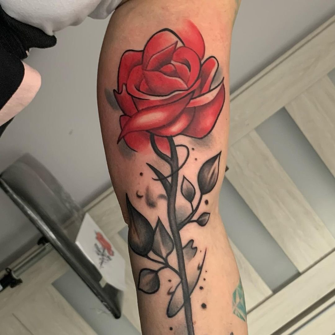 Tatuaż róża - delikatny, piękny i ponadczasowy. Zobacz 15 ...