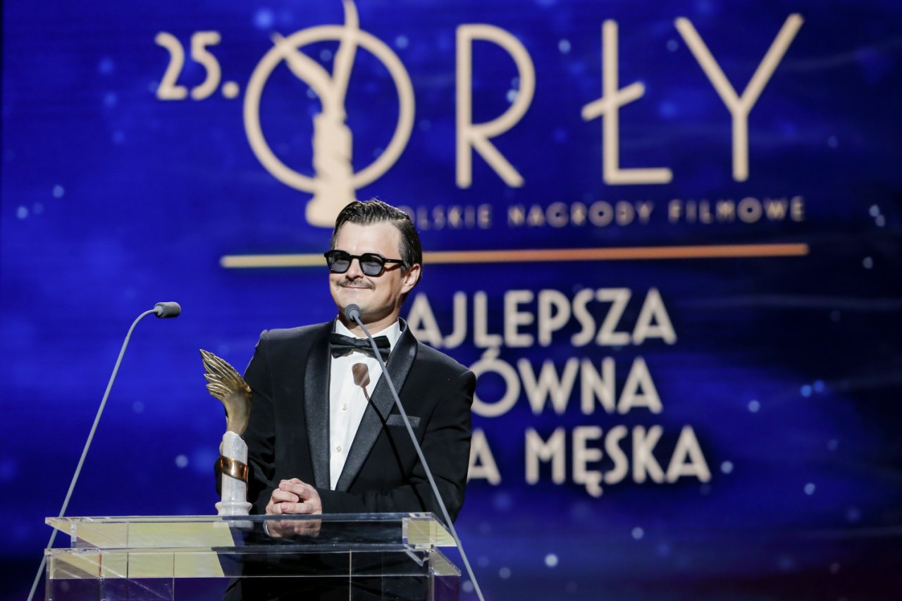 Orły 2023: Dawid Ogrodnik z nową ukochaną. Na gali pojawiła się też ...