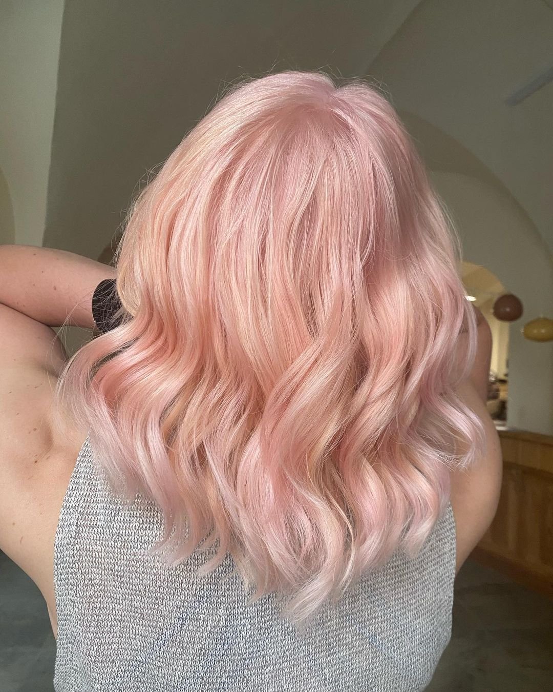 Rose blonde to koloryzacyjny hit na lato 2023! Zobacz najmodniejsze ...