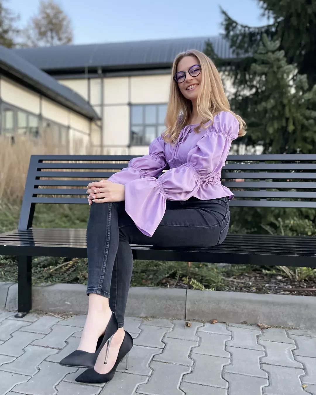 Katoinfluencerka nie może znaleźć pracy, więc założyła zrzutkę ...