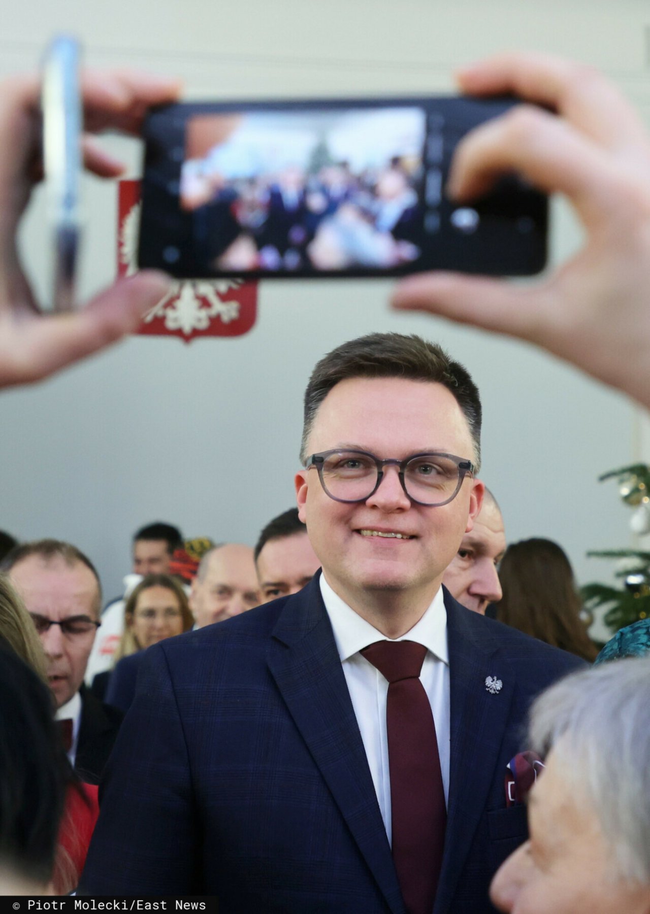 Prof. Szymek został oceniony przez Polaków i przez "nauczycielkę". Te ...