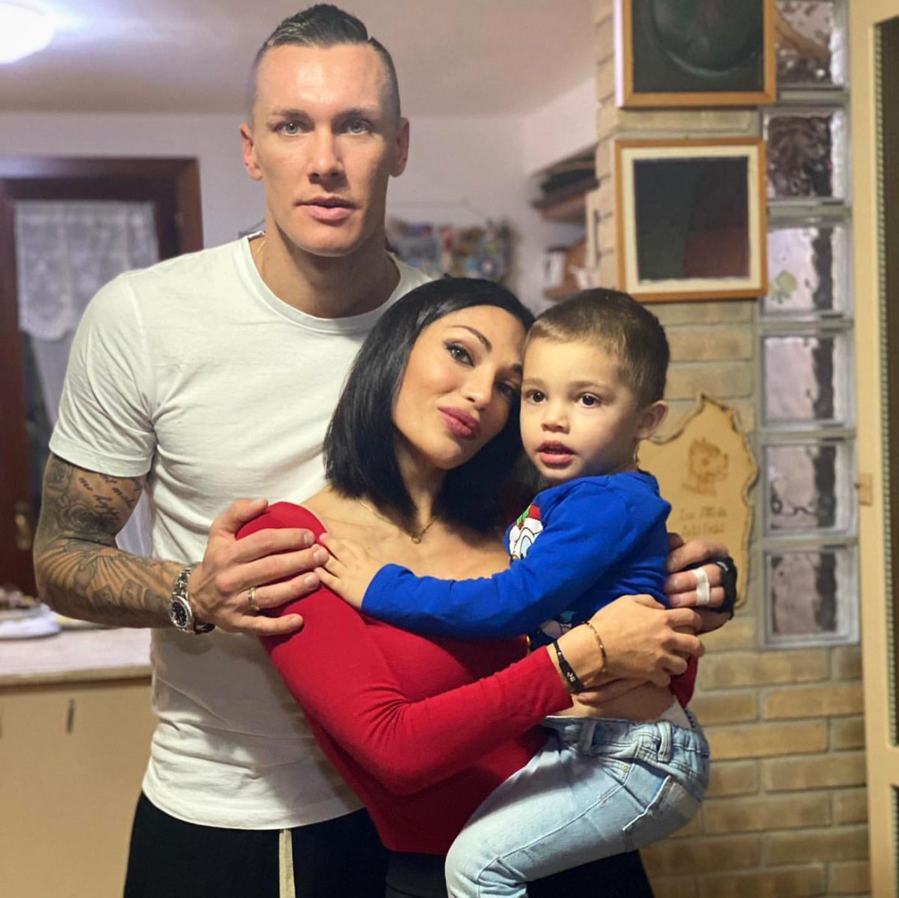 Zdolny bramkarz Łukasz Skorupski ma piękną żonę. Matilde Rossi to włoska modelka