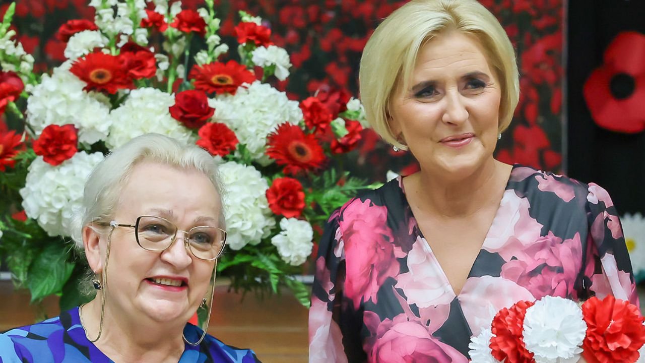 Agata w kwiecistej kiecce spotkała się z uczniami w Ameryce