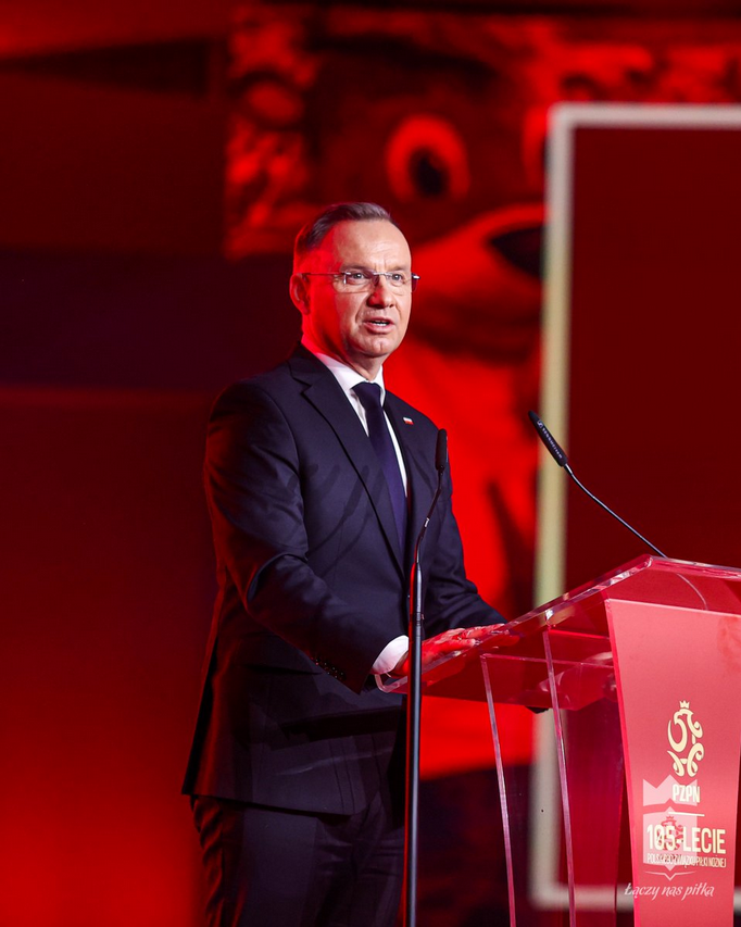 Andrzejek brylował na imprezie PZPN. Jego zachowanie wywołało memy [wideo]