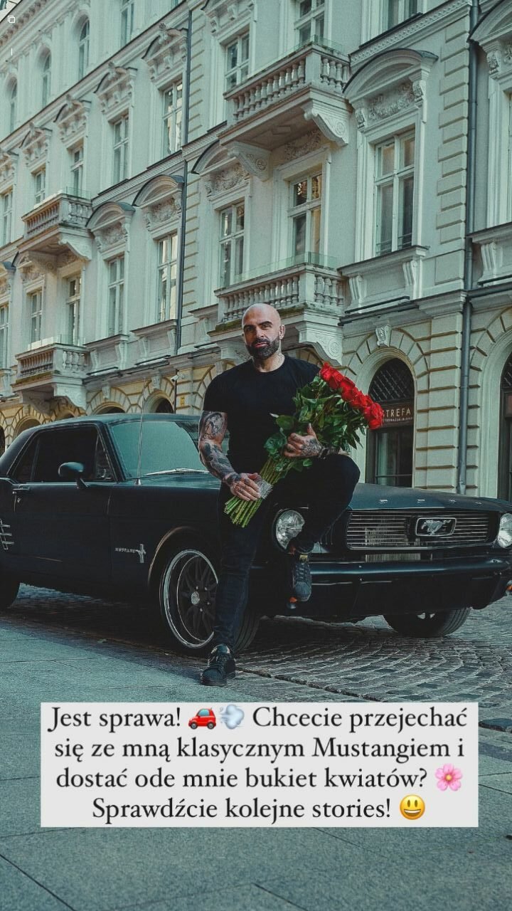 Akop Szostak zaoferował przejażdżkę mustangiem i bukiet róż. Chętnych ...