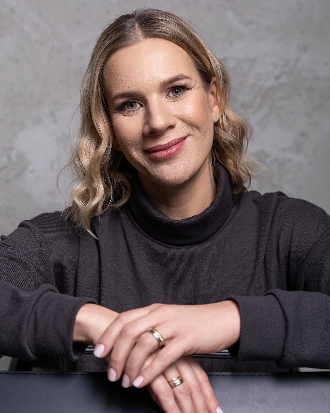 Marta od Karola oficjalnie wystartowała na Instagramie. Dodała pierwszy post i od razu pierwsza ...