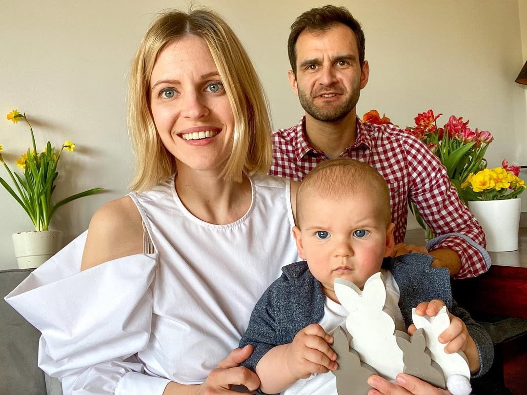 Mąż Aleksandry z Wiejskiej to niezłe ciacho. Prawdziwa z nich power ...