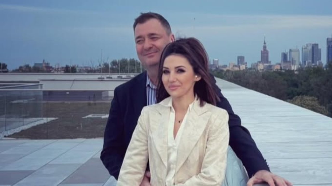 Jacek Rozenek po raz trzeci został mężem. Jego młodziutka żona w bieli ...