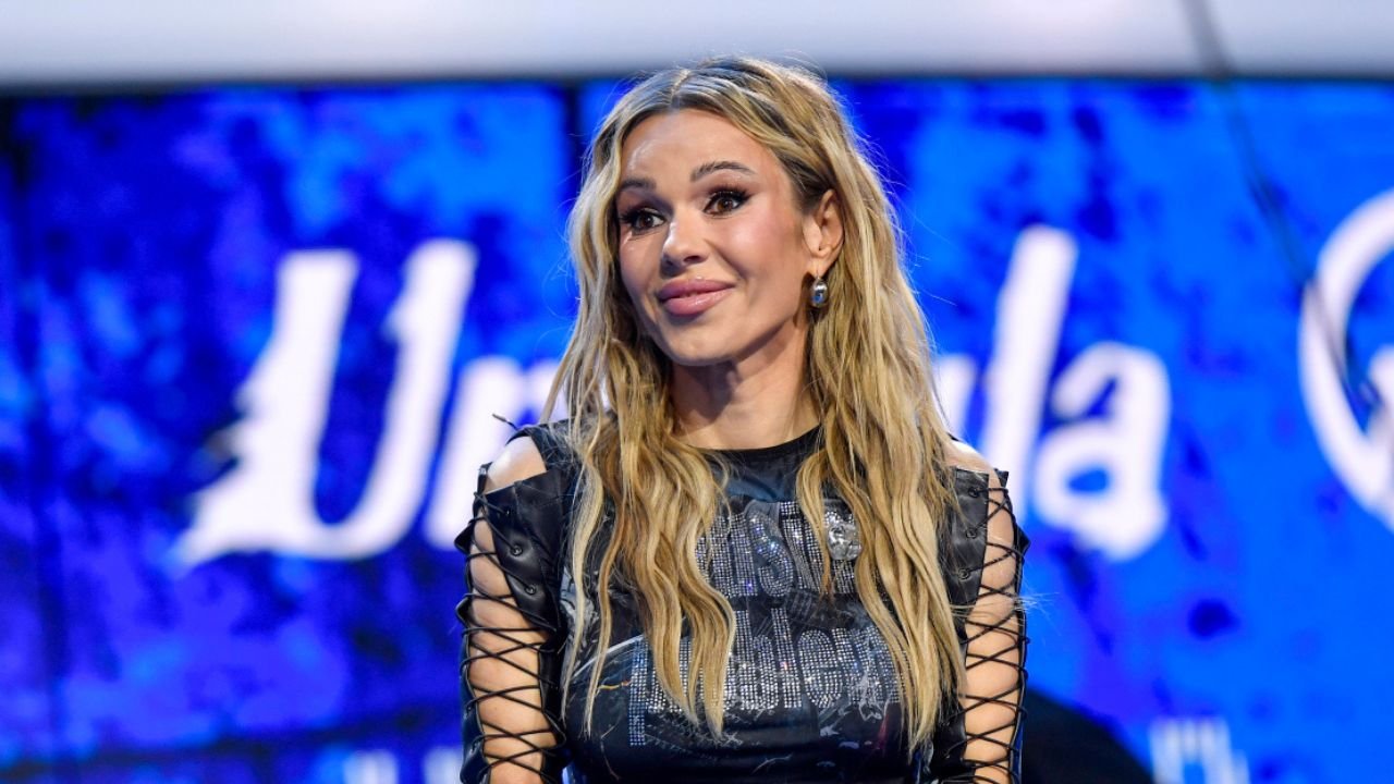 Drapieżna Doda niczym Xenia na scenie w Opolu. Jeden nieostrożny ruch, a pewien element ...