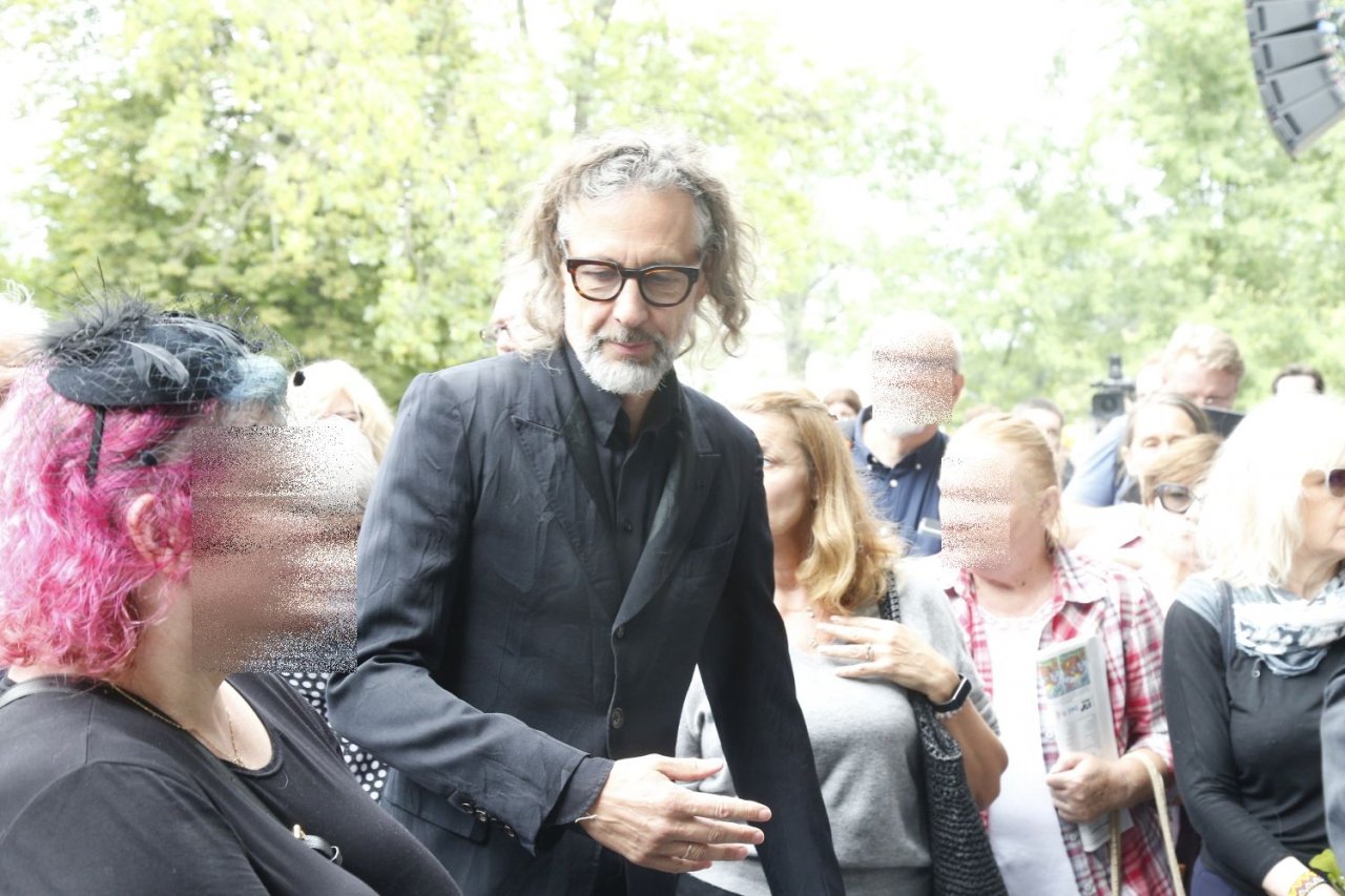 Szymon Majewski pożegnał Joannę Kołaczkowską podczas świeckiego ...