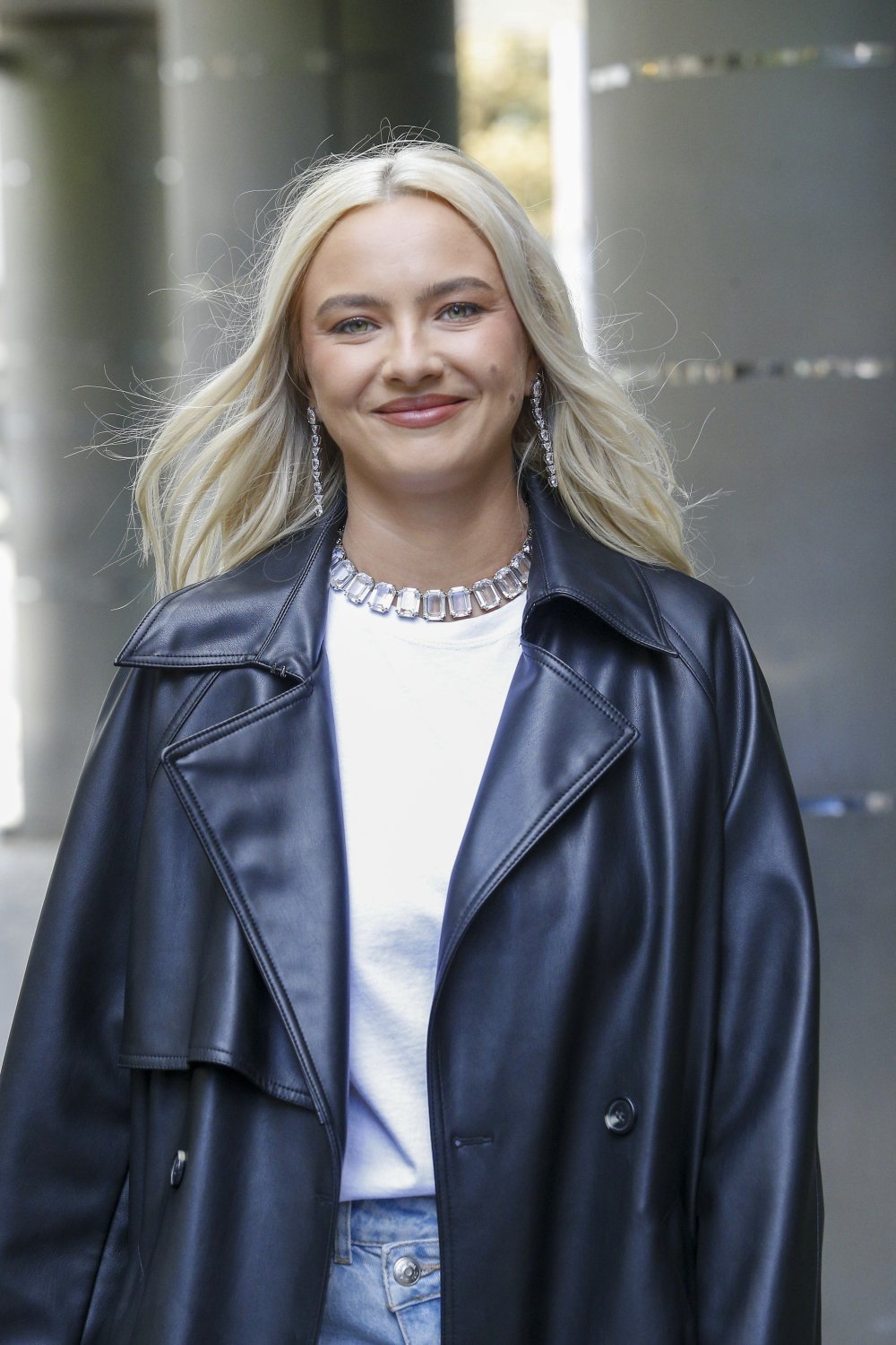 Natalia Nykiel w płaszczu idealnym na lato, którego nie było. Jest szyk ...