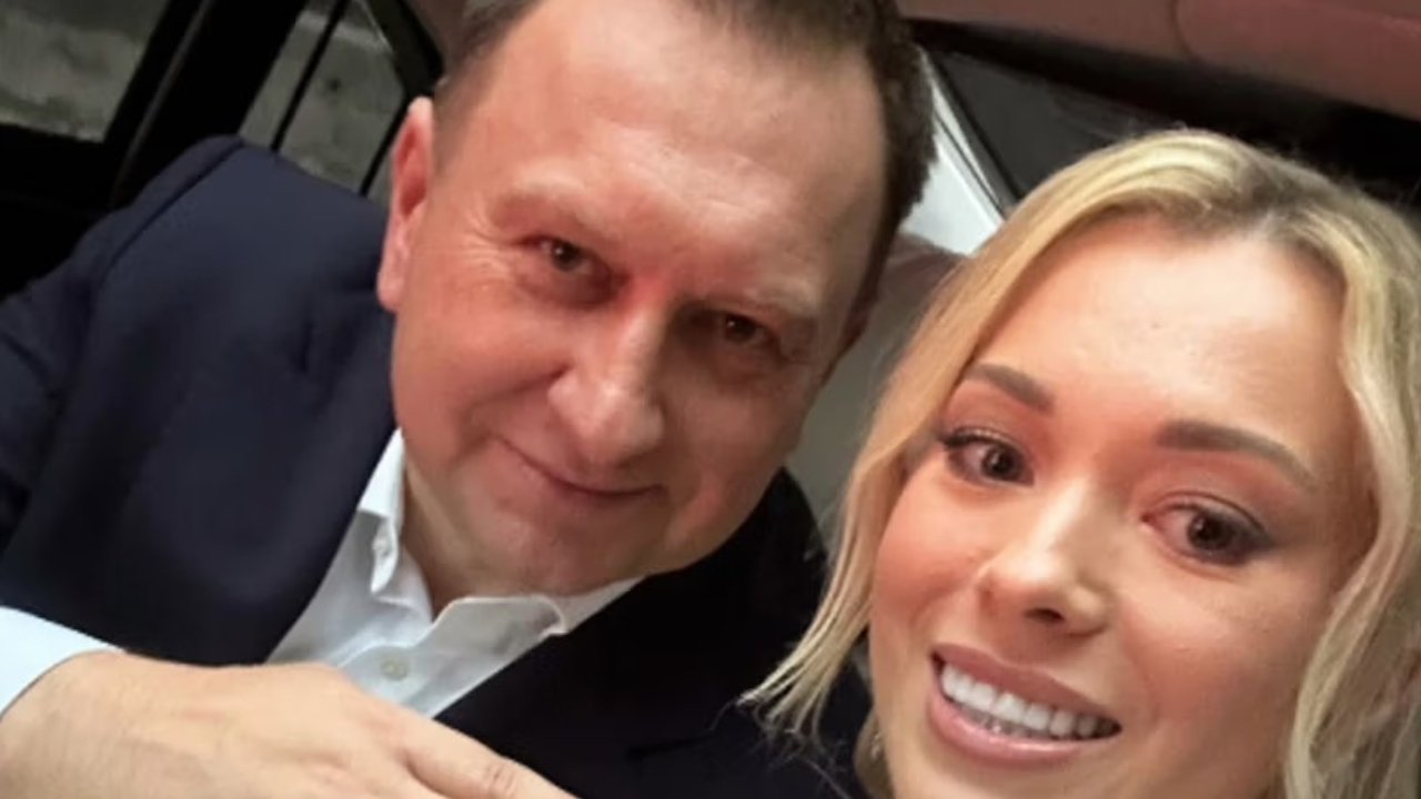 Poseł Tomasz Trela wziął ślub. Panna młoda wyglądała jak milion dolców