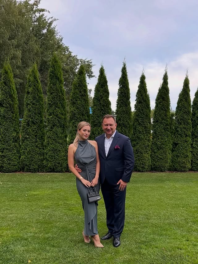 Poseł Tomasz Trela wziął ślub. Panna młoda wyglądała jak milion dolców