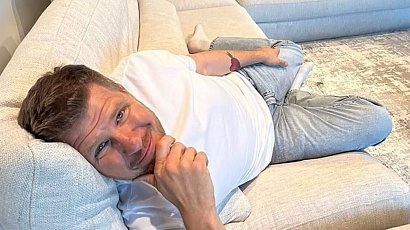 Filip Chajzer pokazał salon w nowym domu. Kłopotliwe kolory nie są dla ...