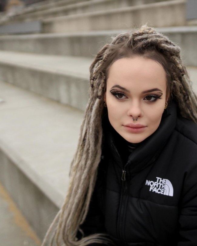 Monika Miller z "Gliniarzy" na Polsat SuperHit Festiwal! Odsłoniła ...