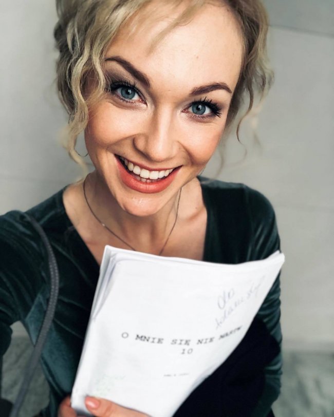 Aleksandra Adamska zmieniła fryzurę! Gwiazda "O mnie się nie martw" ma ...