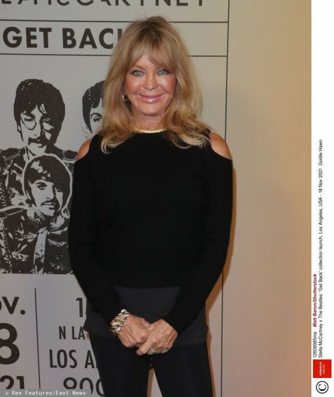 76-letnia Goldie Hawn w końcu odpuściła medycynę estetyczną. Wygląda ...