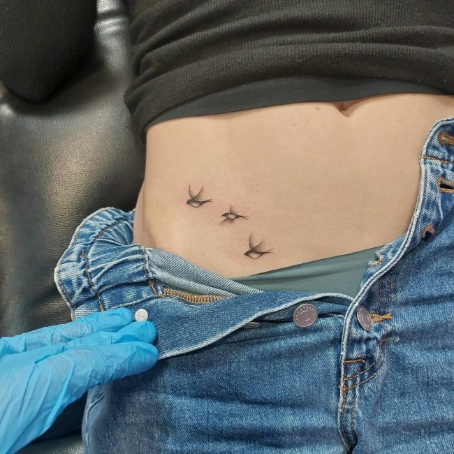 Małe tatuaże - łatwe do ukrycia, urocze i piękne! Zobacz najlepsze pomysły!