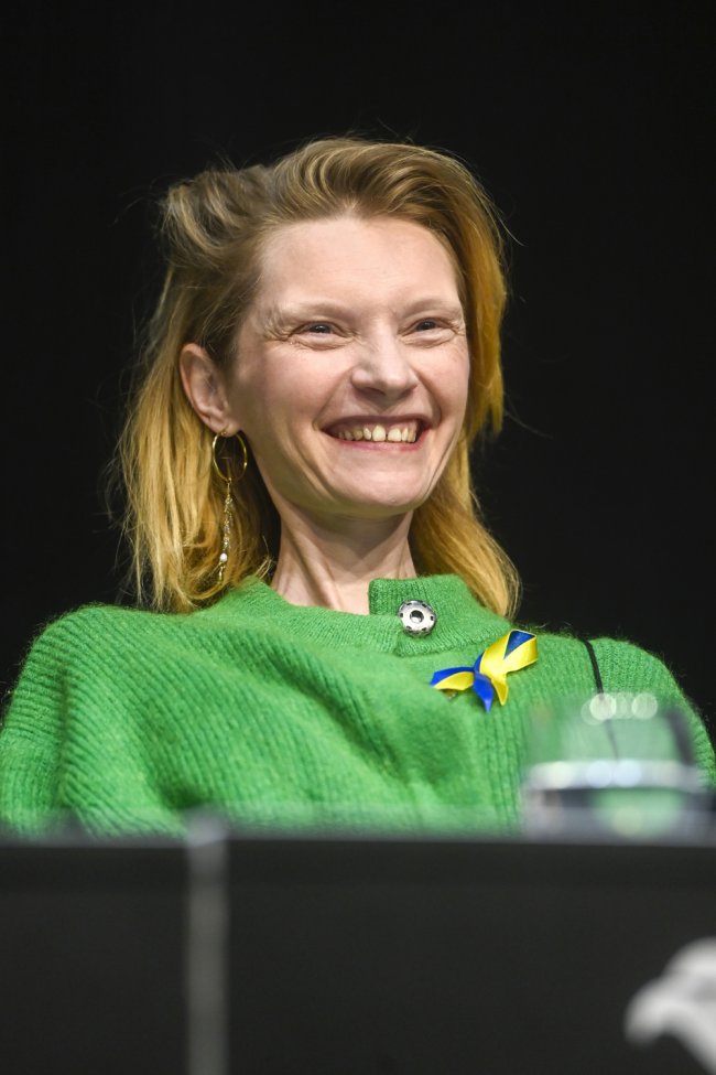 Agata Buzek zabrała mamę na premierę. Ludgarda Buzek jest jak Joan ...