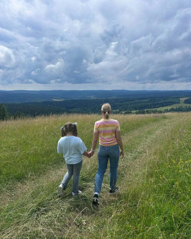 Marta od Karola pokazała rodzinne kadry z Bieszczad. Fani są zachwyceni małą Kasią [zdjęcia]